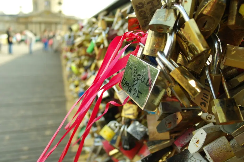 17 Photos of Love Locks, Pont des Arts & Pont Neuf Bridge, Paris