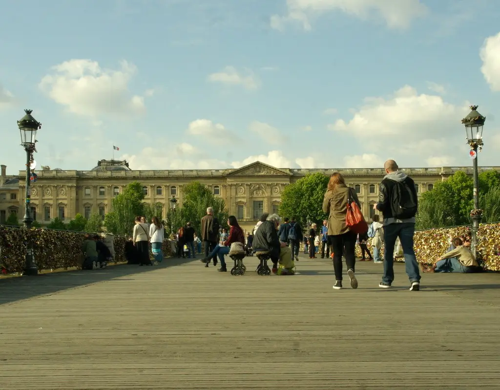 17 Photos of Love Locks, Pont des Arts & Pont Neuf Bridge, Paris