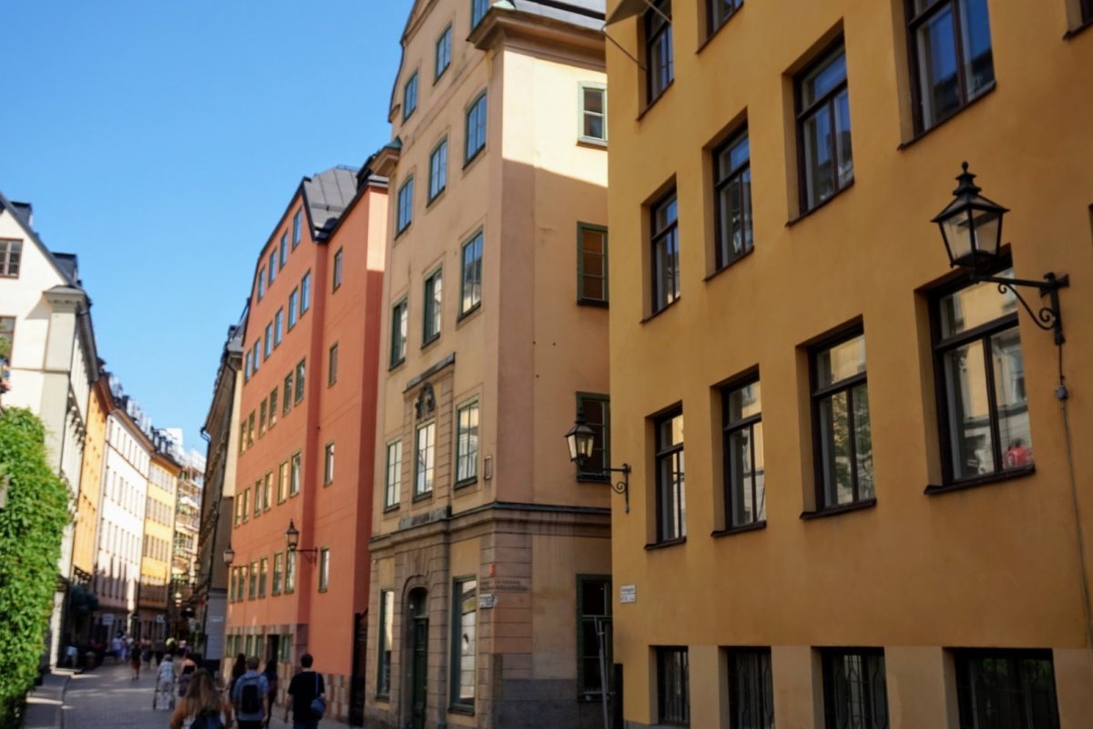 Colourful Houses & Narrow Streets of Gamla Stan, Stockholm | Elite ...