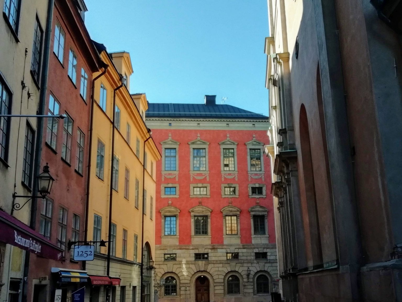 Colourful Houses & Narrow Streets of Gamla Stan, Stockholm | Elite ...