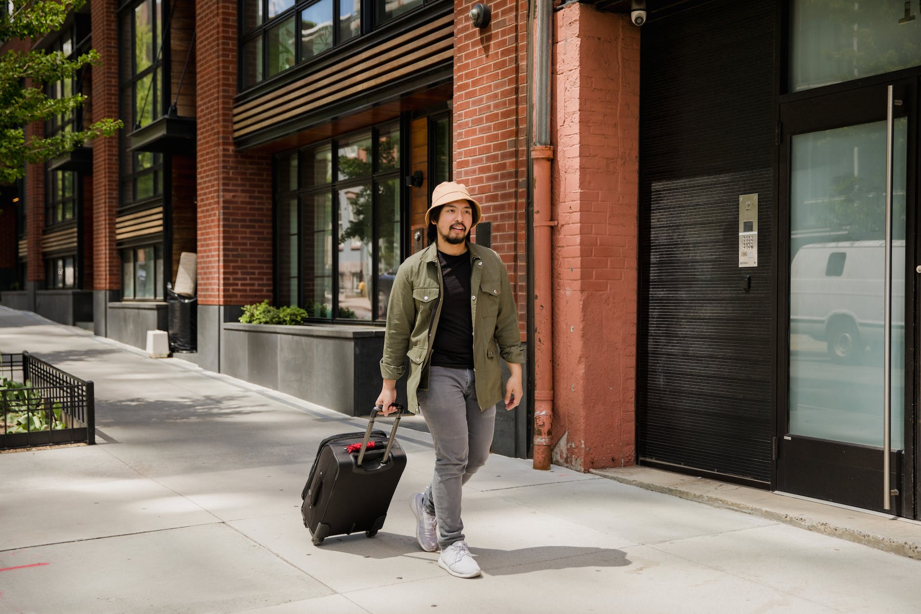 4 Best Rated 2 Wheel Checked Luggage: Pros & Cons | Elite Travel Blog