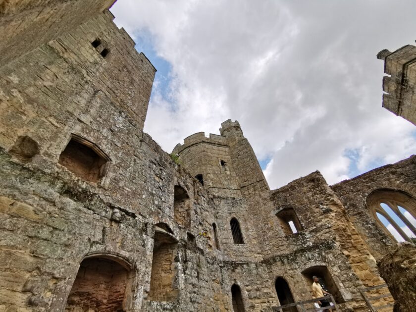 See Inside Wonka's Factory: Bodiam Castle Review | Elite Travel Blog