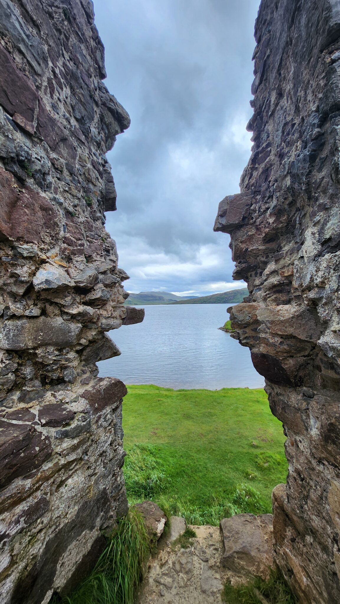 Ardvreck Castle Review: History & Visitor Guide | Elite Travel Blog